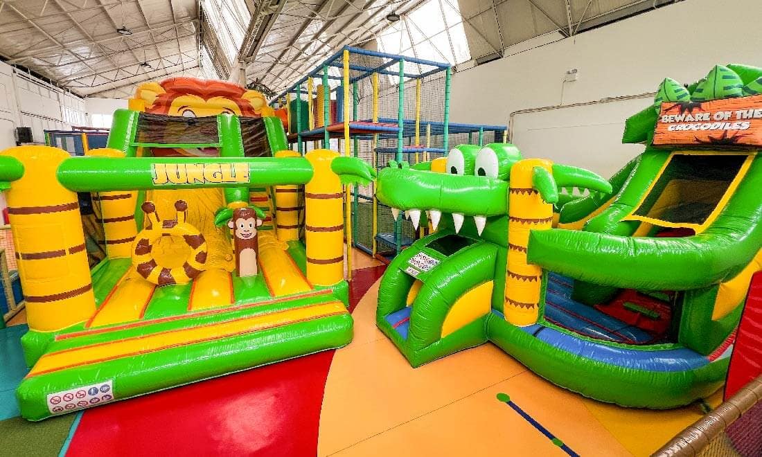 inpark-infun-parque-insuflaveis-verdes-crocodilo - Estrelas & Ouriços